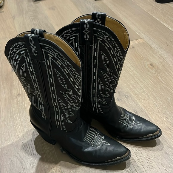 Idyllwind | Shoes | Idyllwind Black Heeled Boots With White Stitching ...